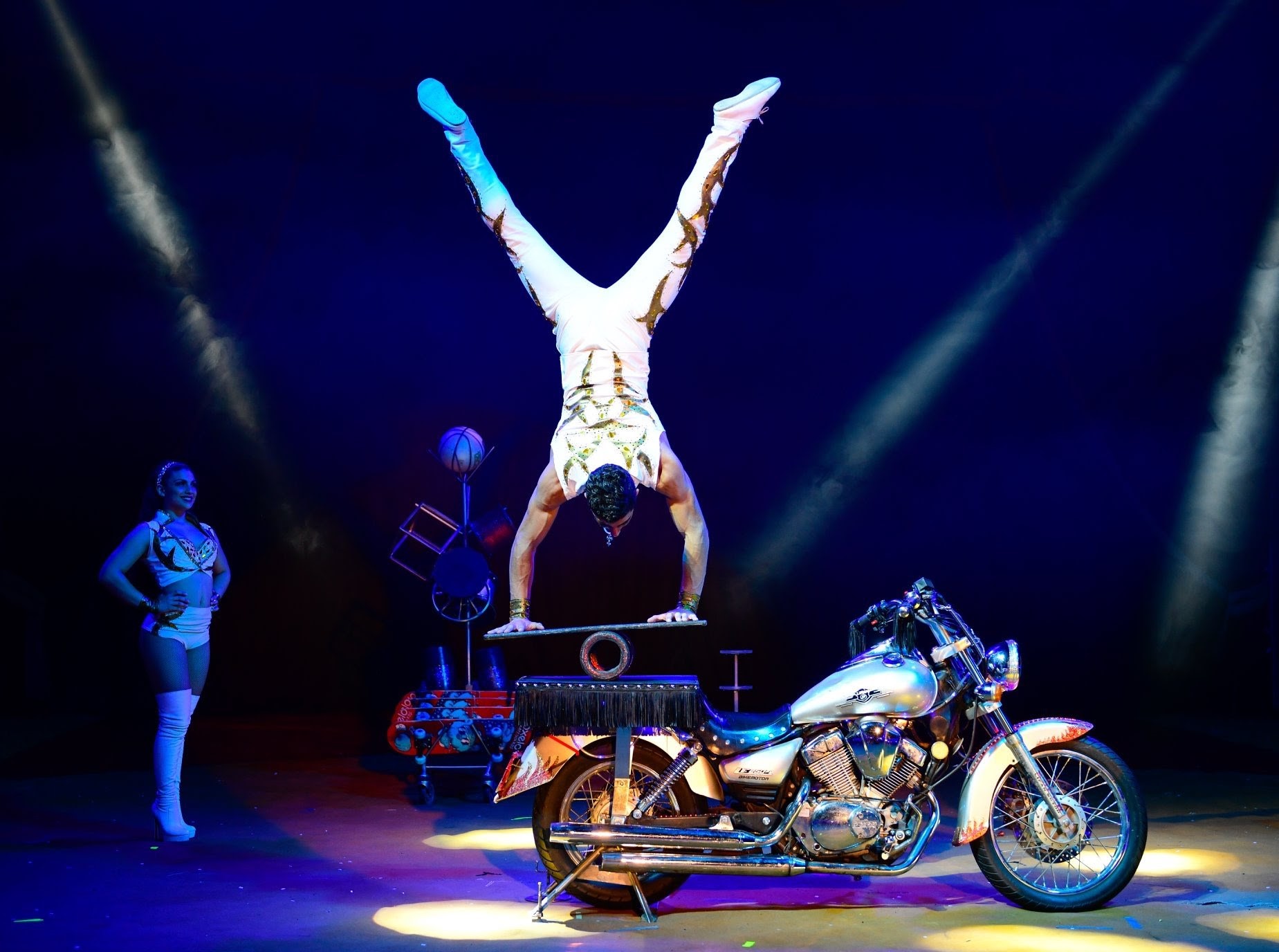 Homepage - Kerstcircus Den Haag